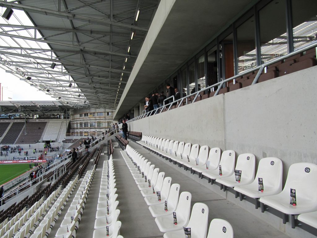 Ansichten der neuen Haupttribühne des FCSP – Millerntor 2010 ...